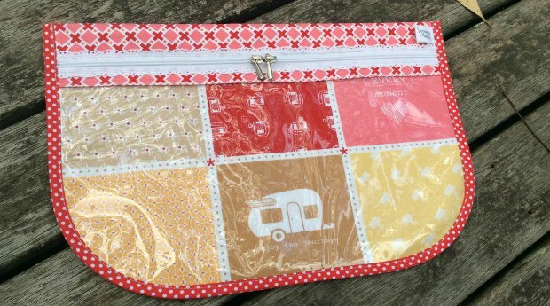 Lace Zipper Pouch - FREE sewing pattern - Sew Modern Bags