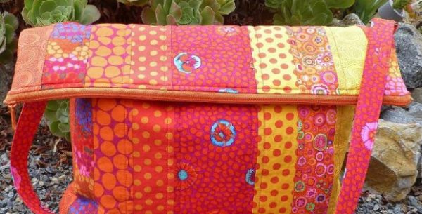 FREE Open Wide Zipper Pouch sewing pattern in 2 sizes with video - Sew ...