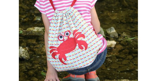 Simple Drawstring Backpack FREE sewing tutorial & pattern - Sew Modern Bags