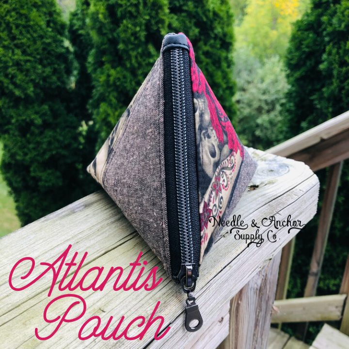 Salty Sailor Mini Ditty Bag FREE sewing pattern - Sew Modern Bags