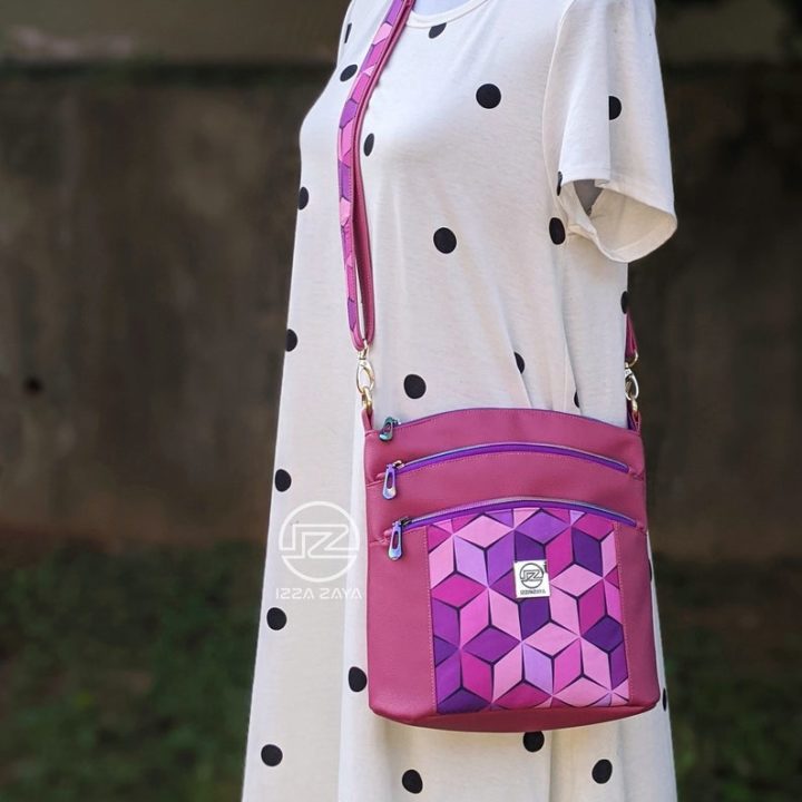 The Izzy Crossbody Bag sewing pattern - Sew Modern Bags
