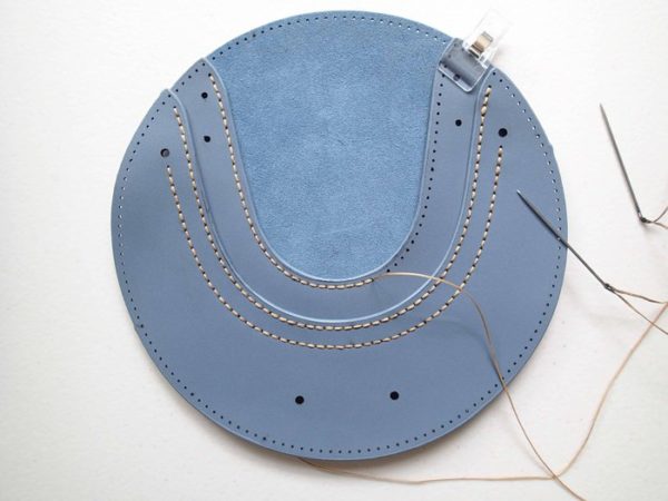 Small Round Leather Bag kit review - Sew Modern Bags