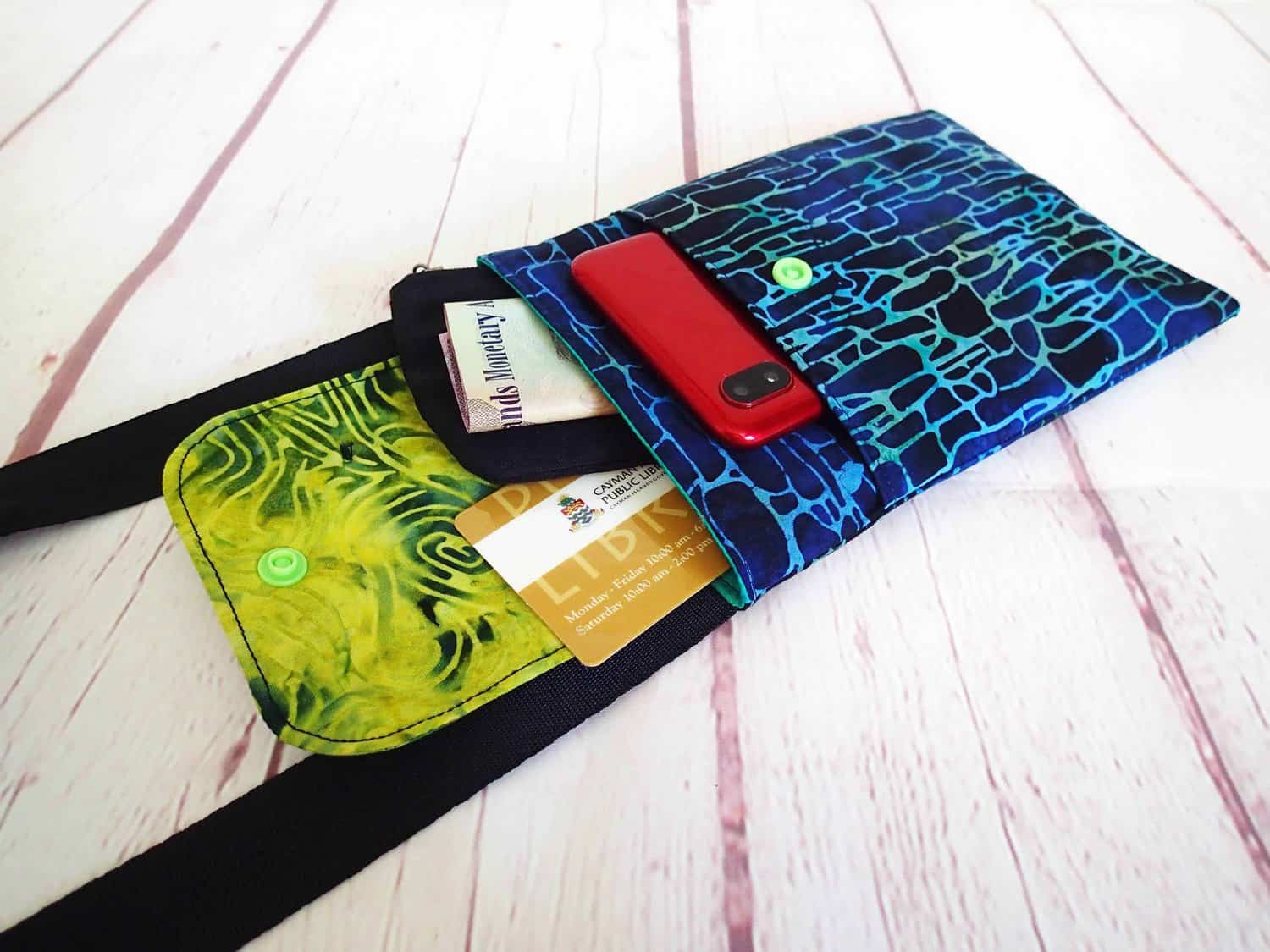 Walkies (Doggie) Crossbody Bag sewing pattern - Sew Modern Bags